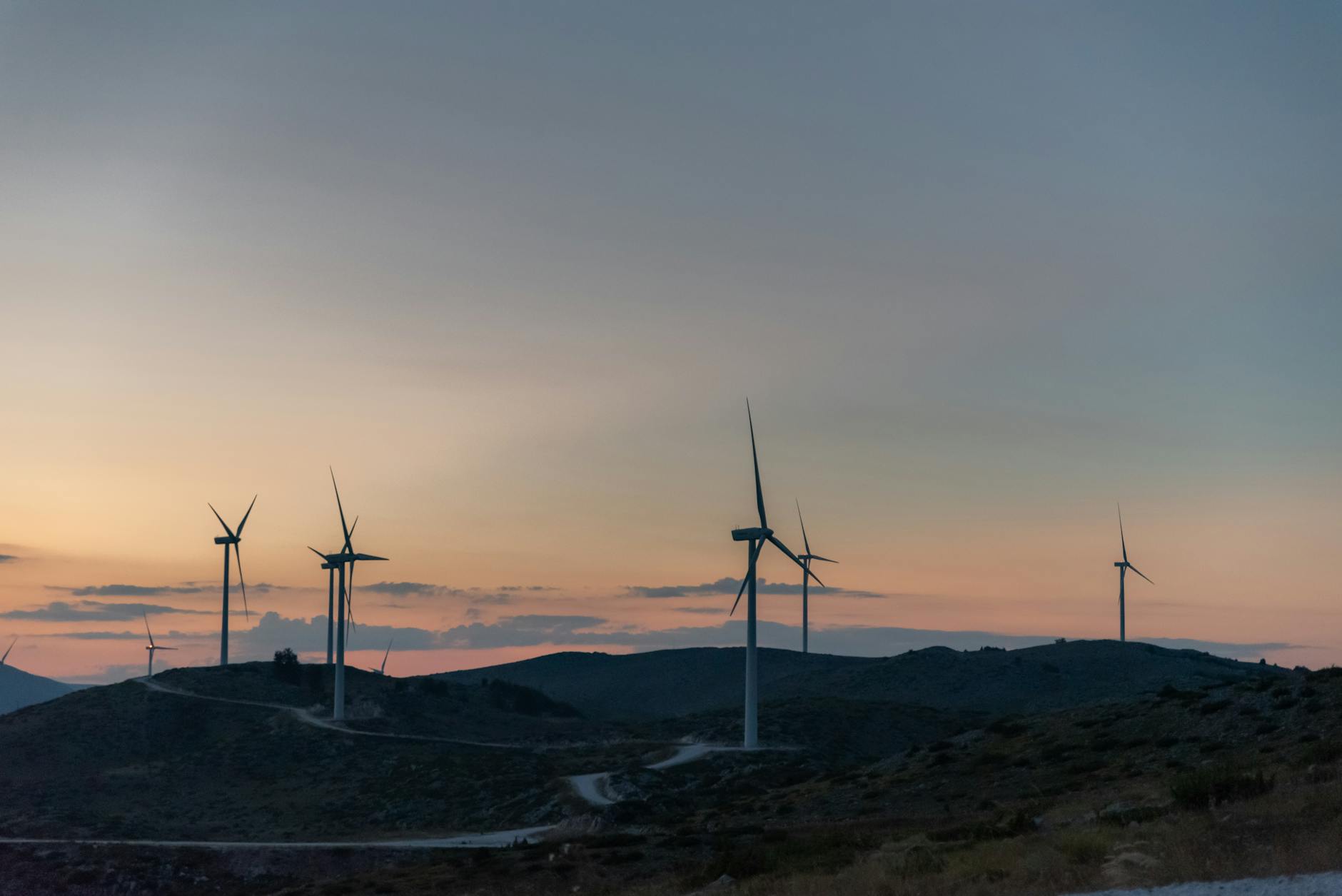 Energia Curată a Viitorului: Turbinele Eoliene în Mișcare - Panouri ...
