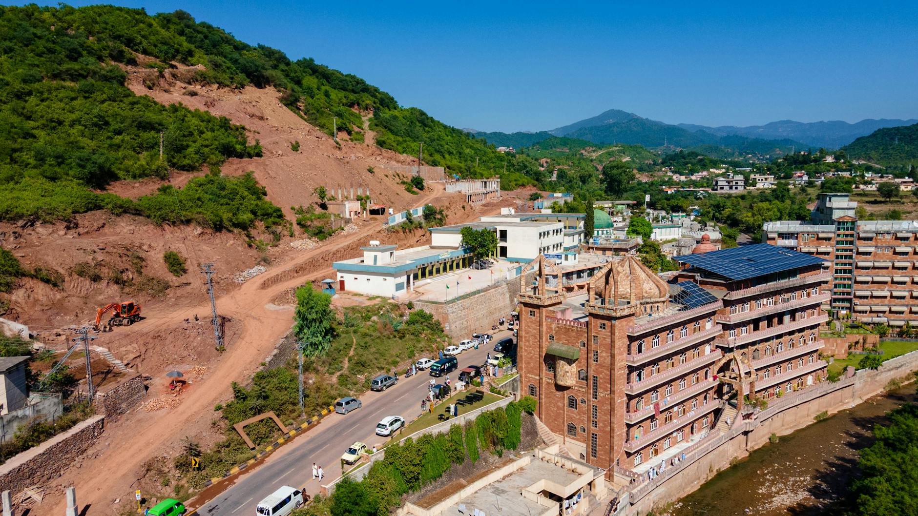 Panouri Fotovoltaice pentru case off-grid: Tot ce trebuie să știi ...